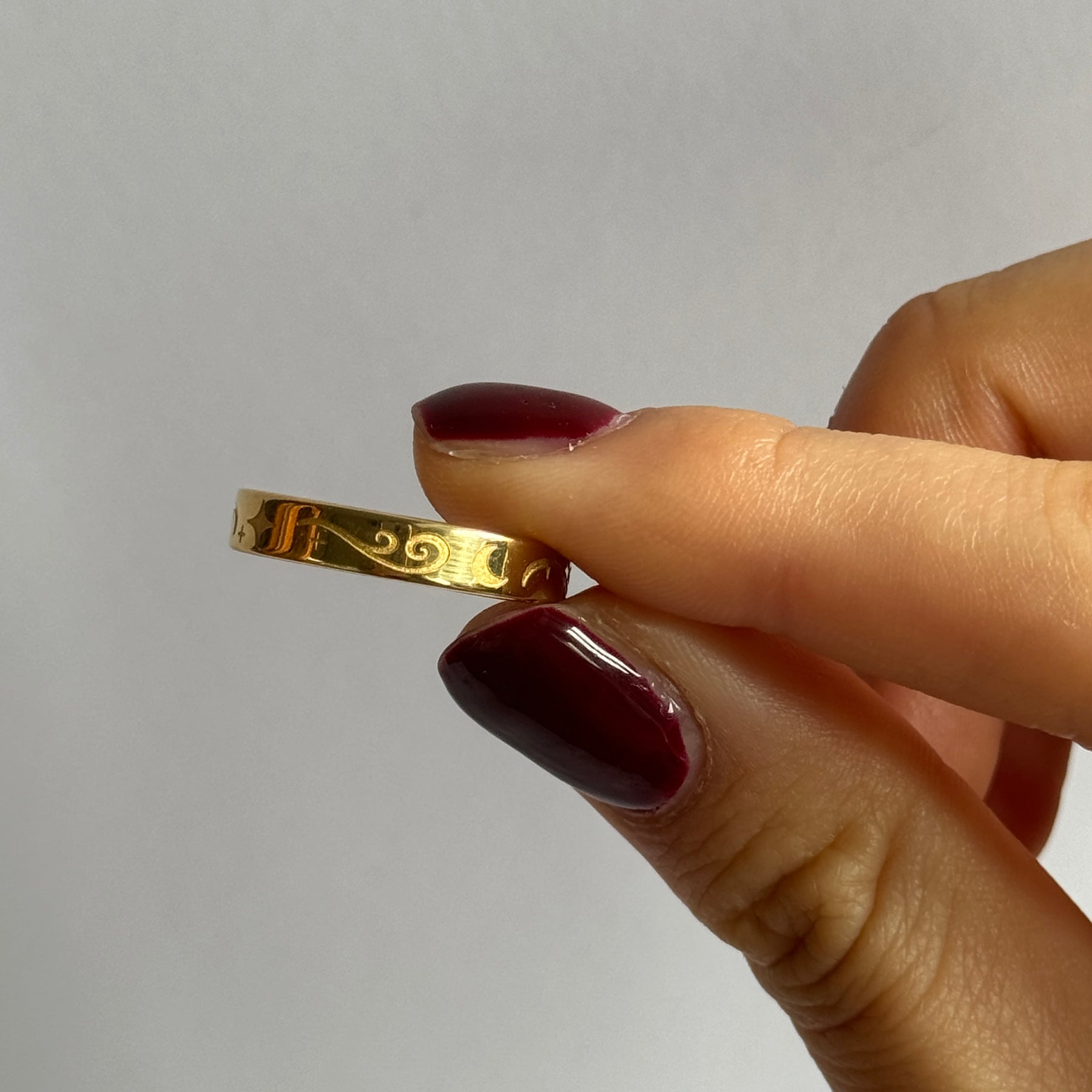 Velaris Ring – Estori